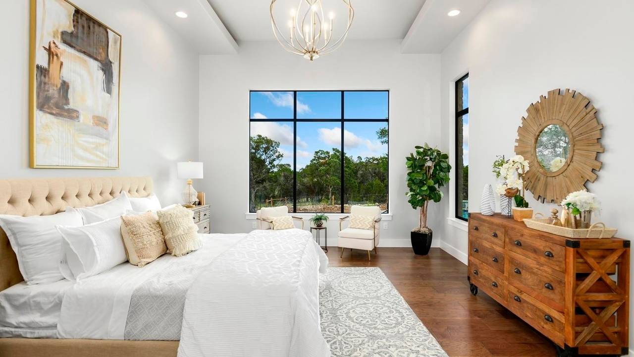 How to Stage the Perfect Bed