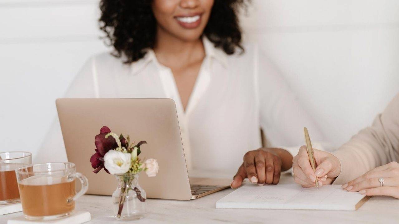 How to Create a Home Staging Proposal that Converts Bids into Jobs