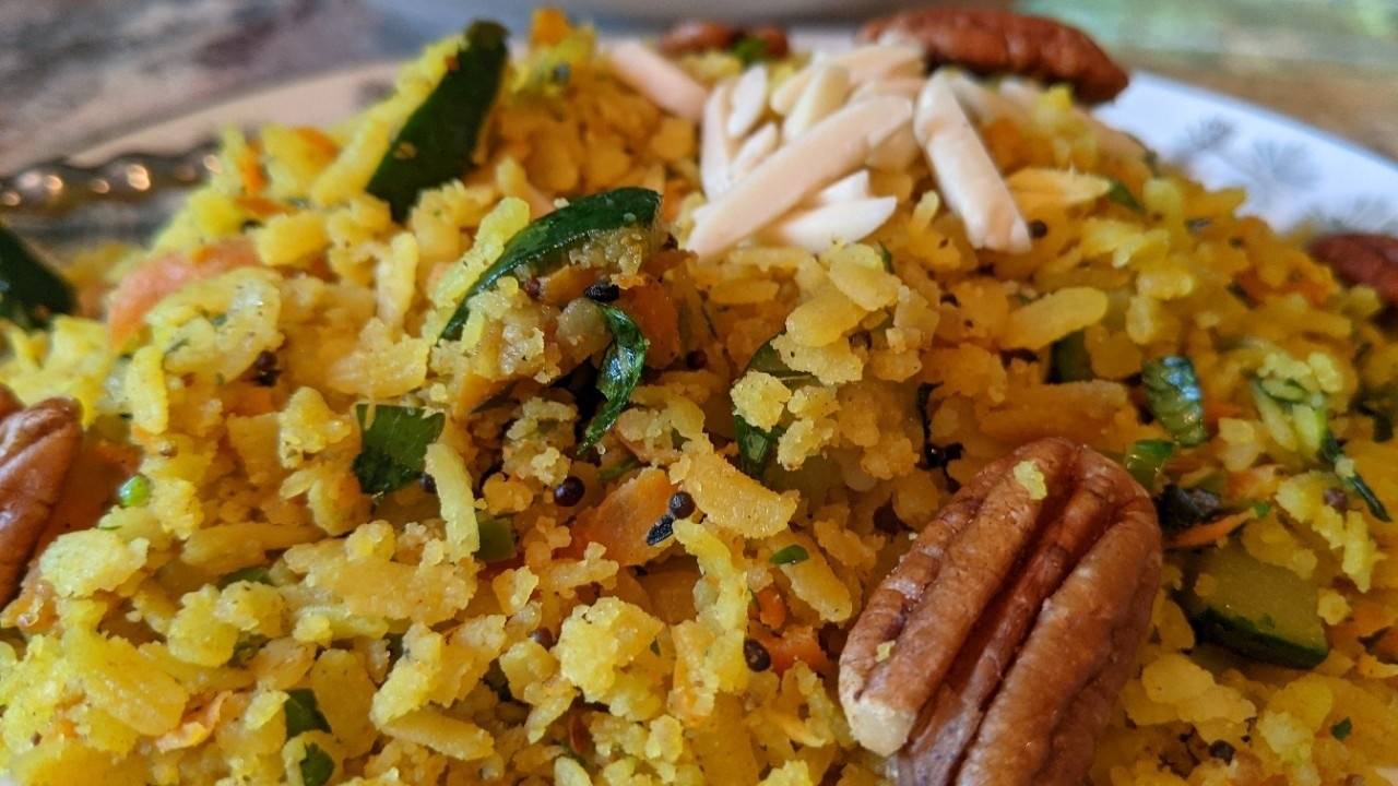 Veggie Rolled Rice Recipe (Veggie Poha)