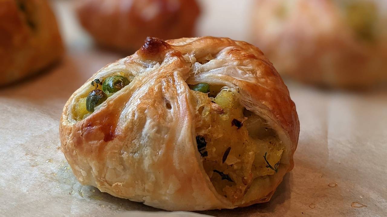Easy Samosas Recipe (Puff Pastry Style)