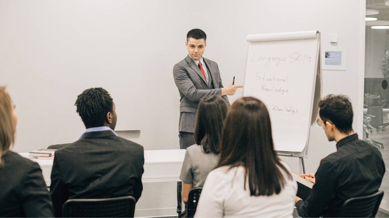 Corporate English training | Kris Amerikos online language school