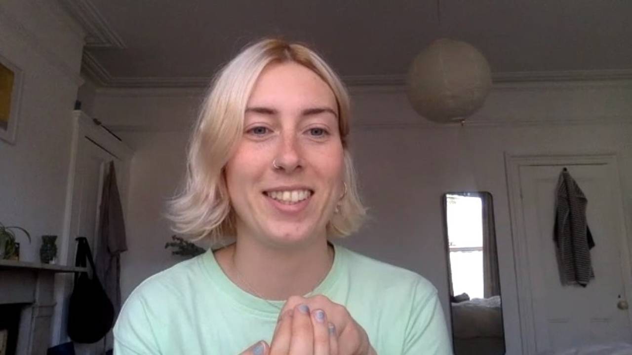 How Oli Went from Panic Attacks to Being In Charge of How She Feels