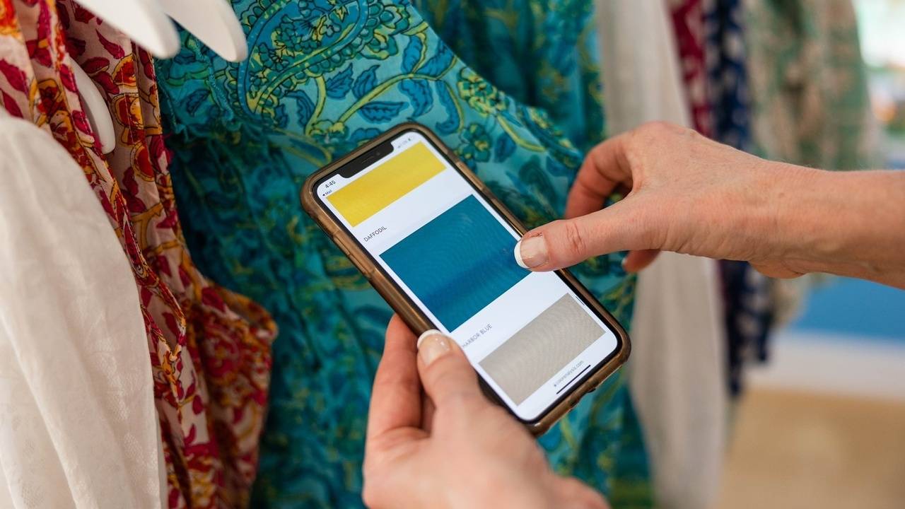 Digital Color Swatches for Outfit Planning and Shopping