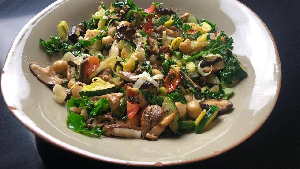 Enkel middag, panne med kikerter og grønnsaker!