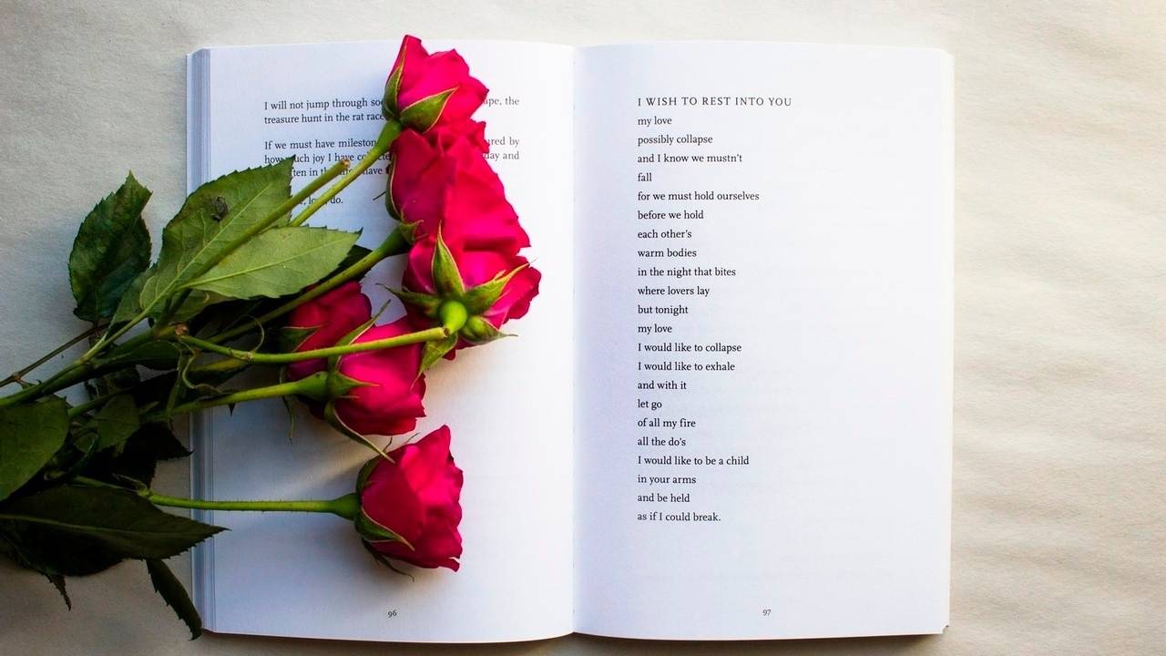 How To Write Poetically: 5 Key Tips (+ 7 literary devices to use)