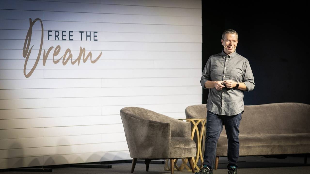 Bio For Cliff Ravenscraft