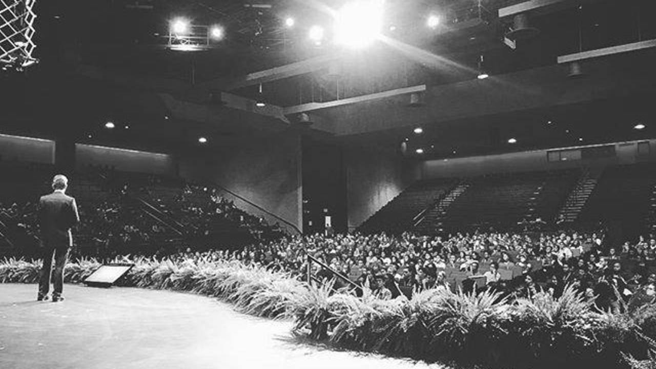 Hire Felix Hartmann as a Speaker