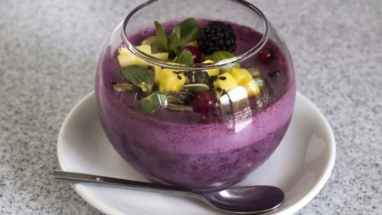 The Classic Acai Smoothie Bowl & How You Can Adapt it