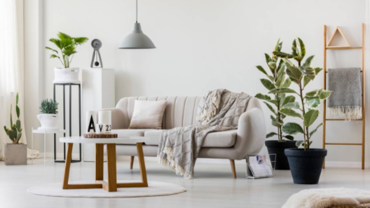 5 Tips for a Tidy Small-Spaced Living Room