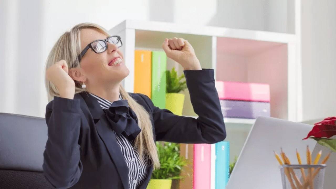 Boost Employee Commitment with motivational Outlook Conversations