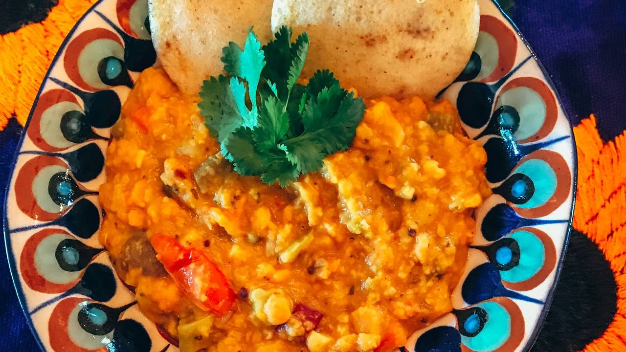 Vegan Idlis Recipe: an Indian fermented and steamed dumpling