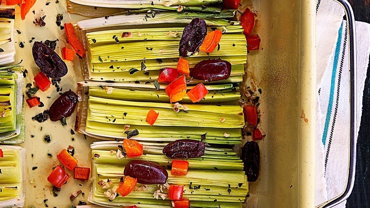 Roasted Leeks with Olives and Garlic from Hot Detox