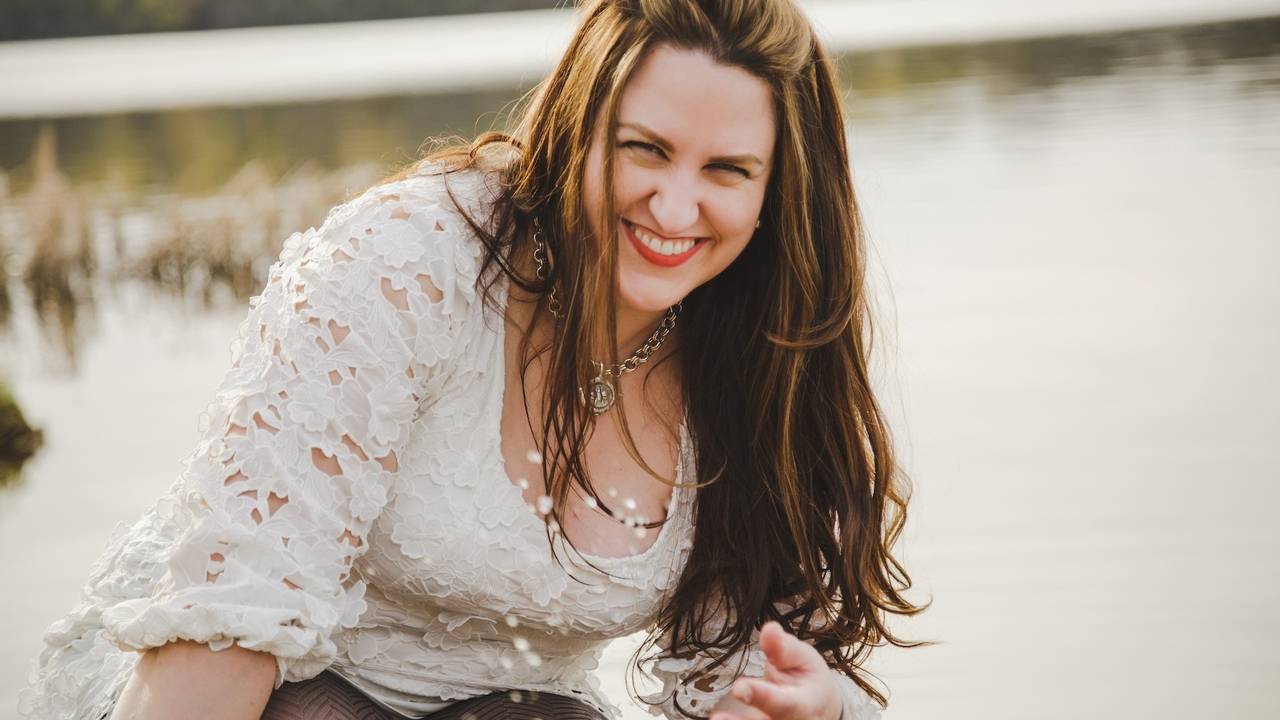 Amanda M. Ferris- Author, Speaker, Workplace Mental Wellbeing Advocate