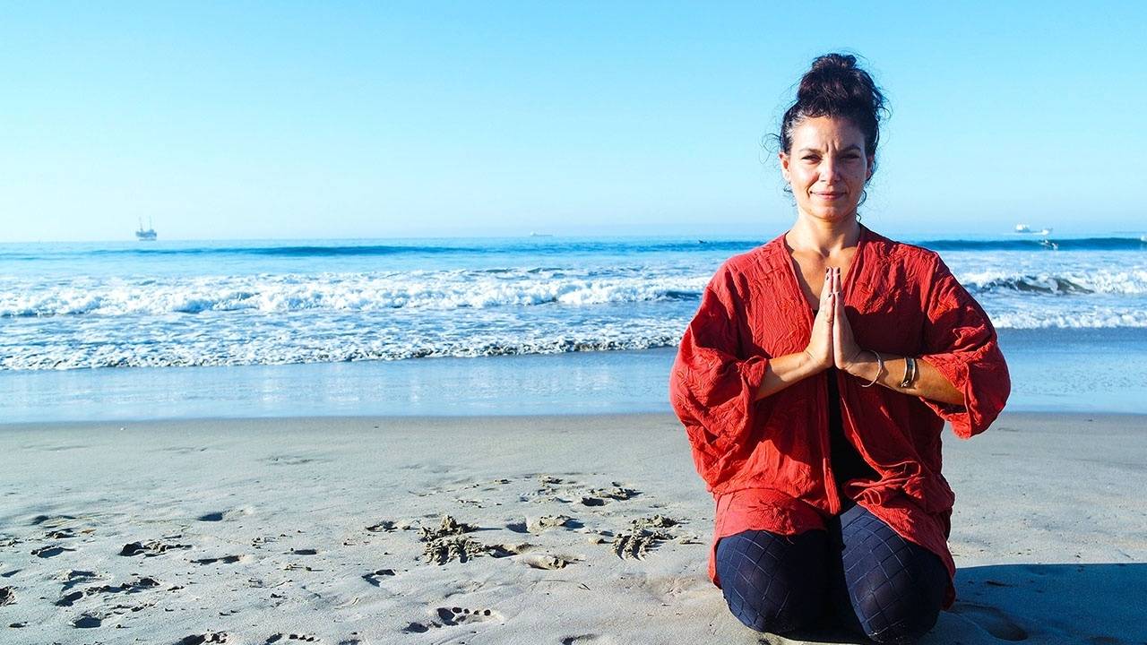 3 THINGS I LEARNED FROM MY FIRST YOGA TEACHER TRAINING, MEET STELLA