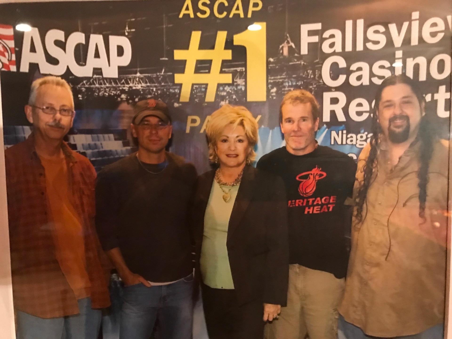 Learn how to write songs from hit songwriter Chris Wallin.