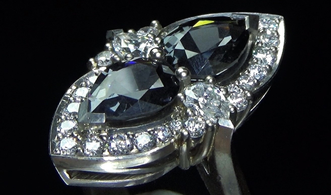 Professional stone setting classes with Stephen Webb