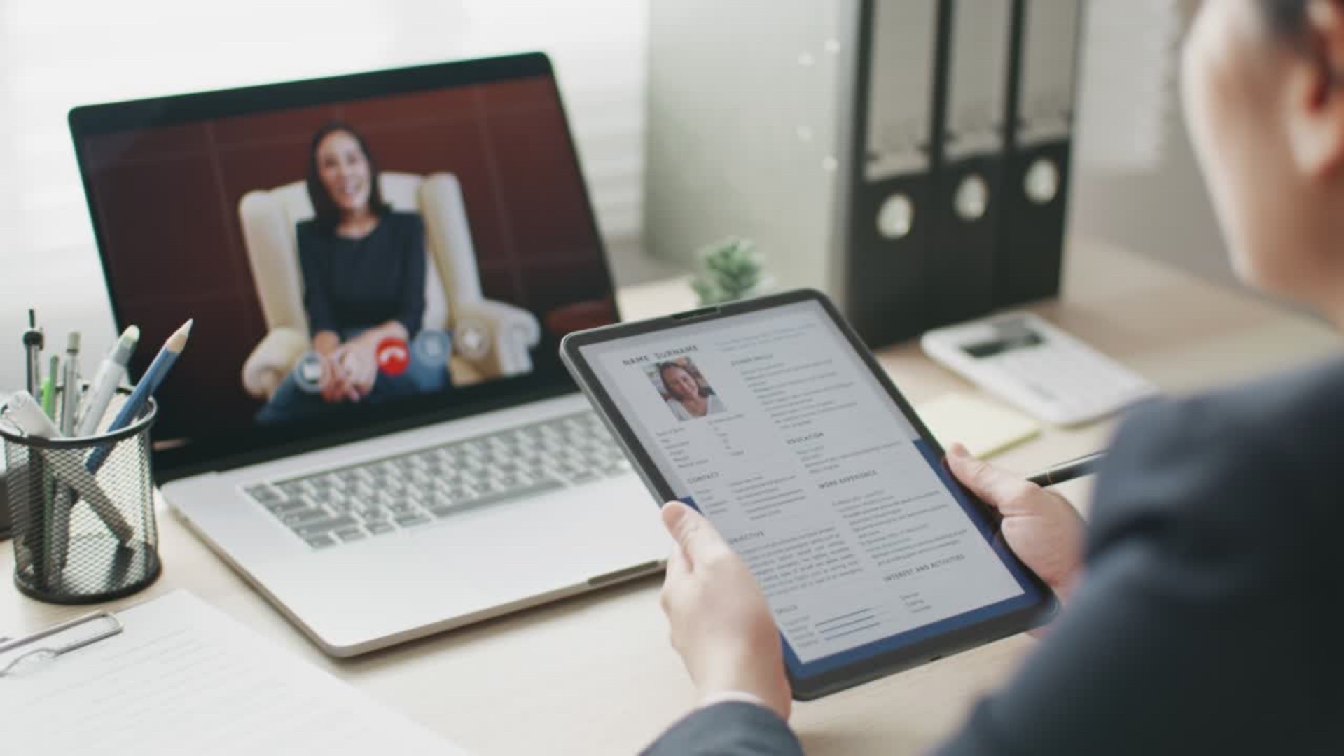 Online Business & Career Coach | People Strategist | Hypnotherapist